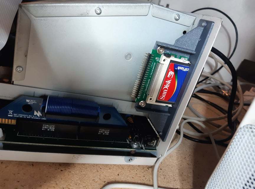 Free 3D file Amiga 2000 CF-card holder for videoslot・Model to download ...