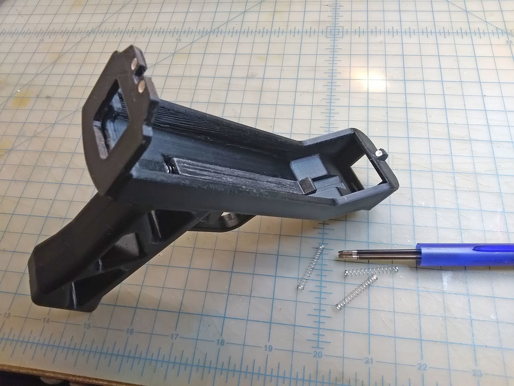 Free STL file WiiMote Lightgun With Pistol Sights And Trigger Spring 🔫 ...