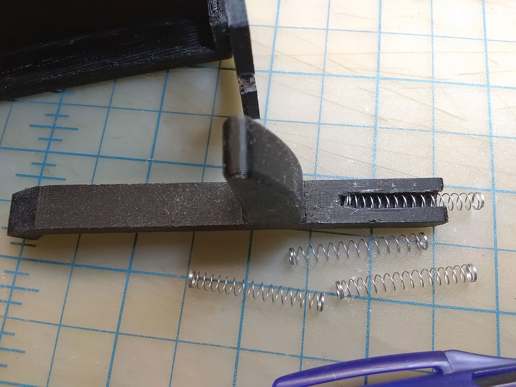 Free STL file WiiMote Lightgun With Pistol Sights And Trigger Spring 🔫 ...