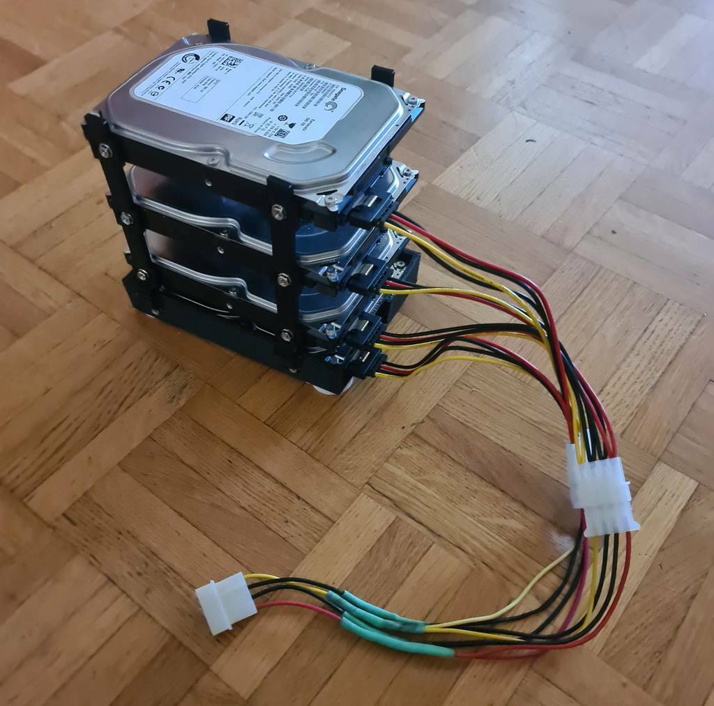 Free 3D file Hdd external mount・Template to download and 3D print・Cults