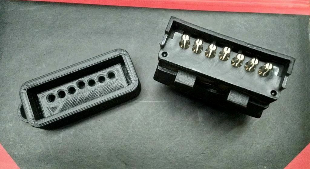 Free 3D file 7 Pin trailer plug cover (Australian)・3D printing model to ...