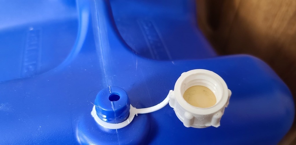 Free 3D file Water Jug Air Vent Cap 🚰・3D printable object to download・Cults