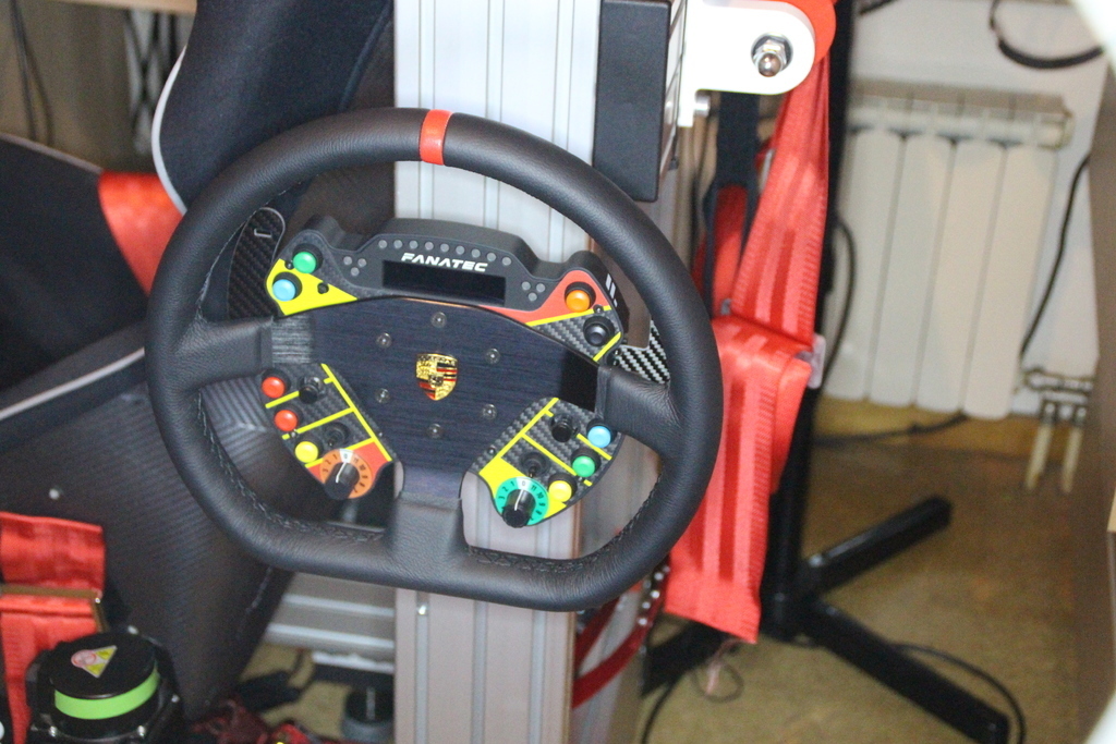 Free 3D file Fanatec Wheel Support For Aluminium rig V2・Template to ...