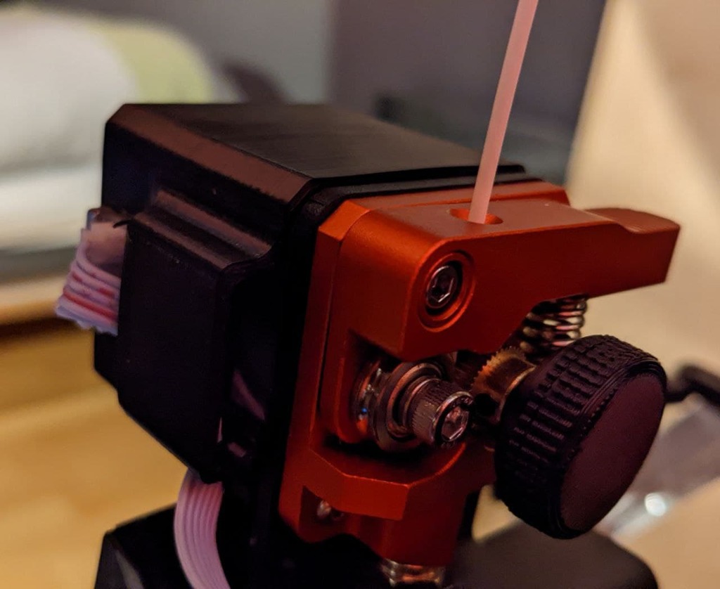 Free 3D file Extruder Cover with Cable Support for Direct Drive・3D ...