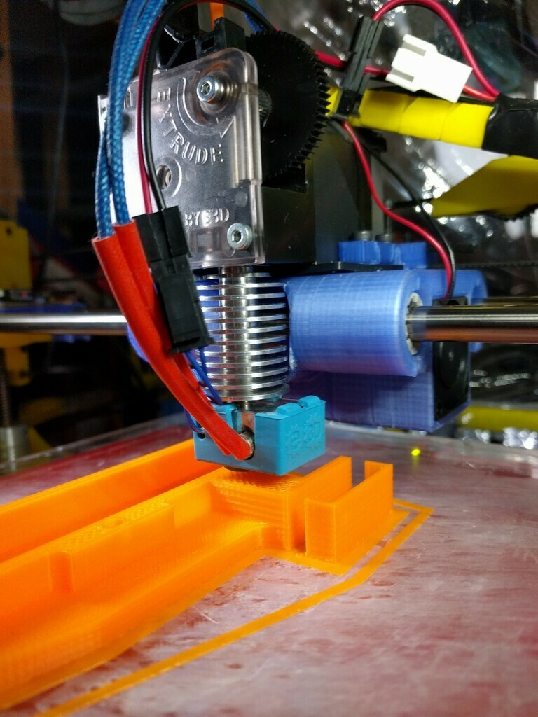 Free 3D file E3D Titan + V6 hotend mount for Mendel and Prusa 50mm rail ...