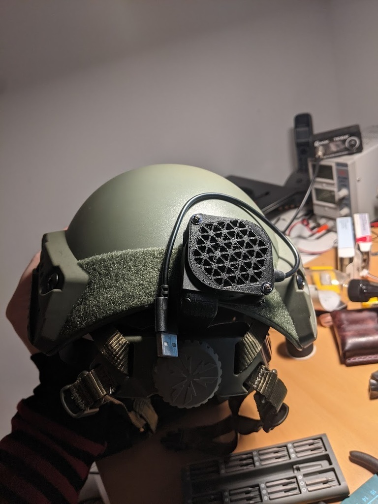 Free 3D file FAST Helmet antifog fan mount 🪖・3D printing model to ...