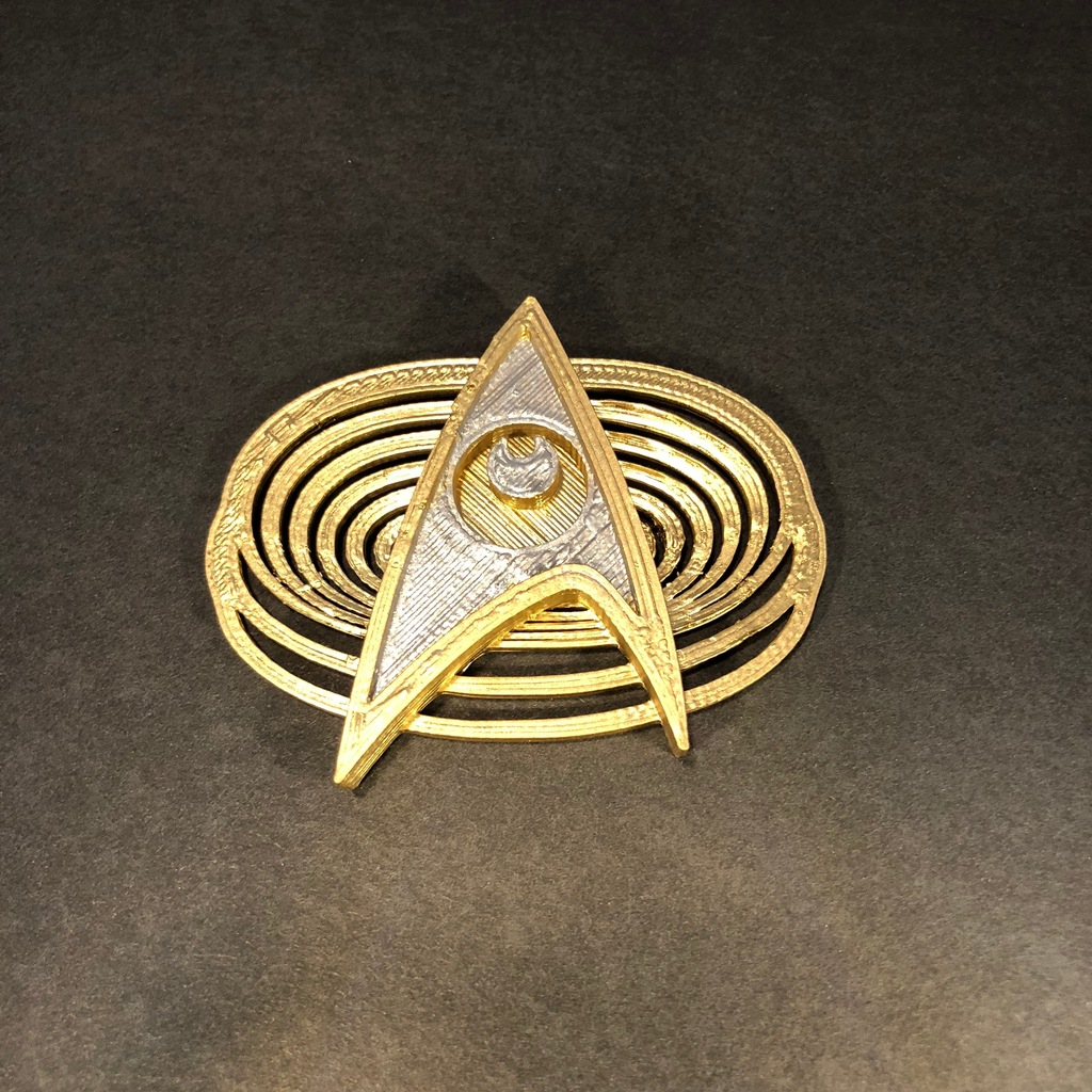 Free 3D file USS Armistice 2d6io Star Trek Communicator Badge・3D print ...