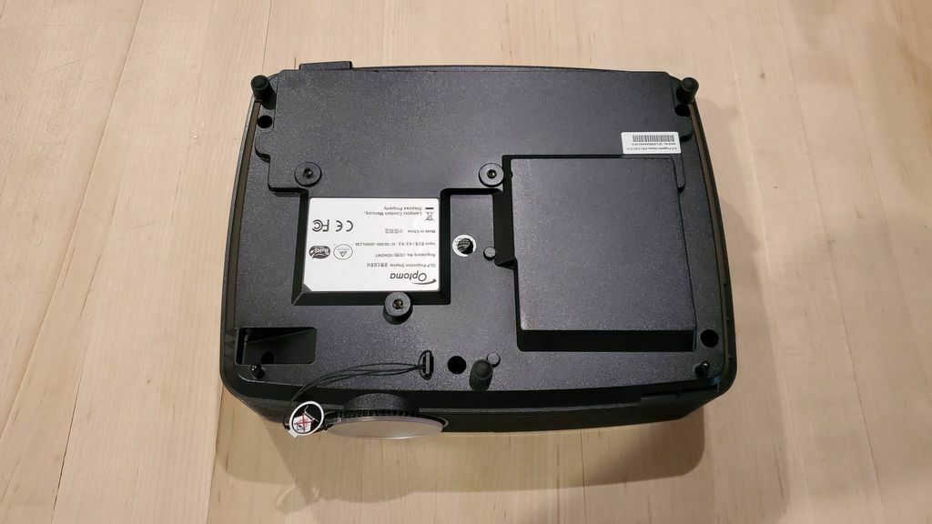 Free 3D file Optoma Projector Ceiling Mount Bracket・3D printable model ...