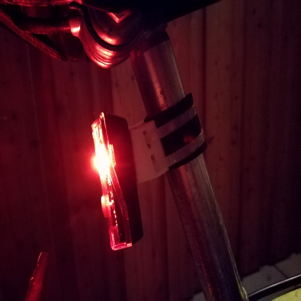 Archivo 3D gratis Soportes para luces de bicicleta Bikemate (delante y ...