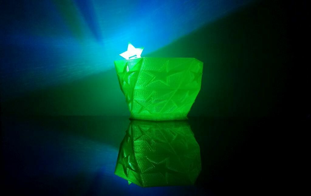 Free 3D file Rechargeable LED Star Planter・3D printable object to ...