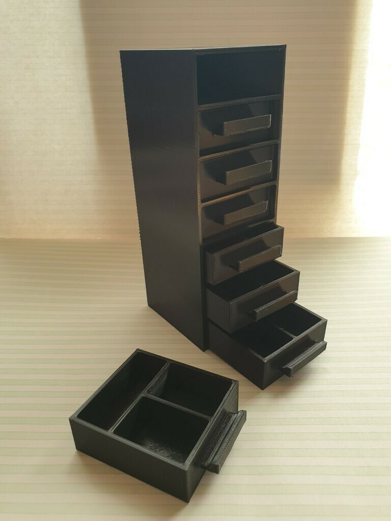 Free 3D file Pill Box 💊・3D printable object to download・Cults