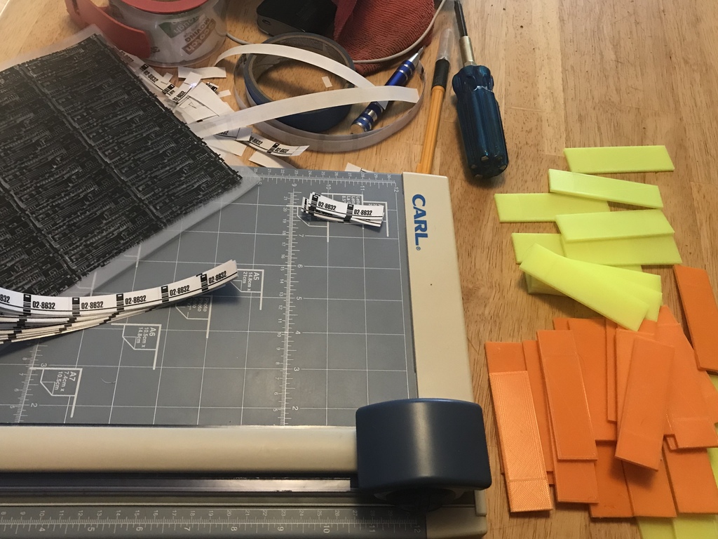 Free 3D file Star Trek style Isolinear Chips・3D print design to ...