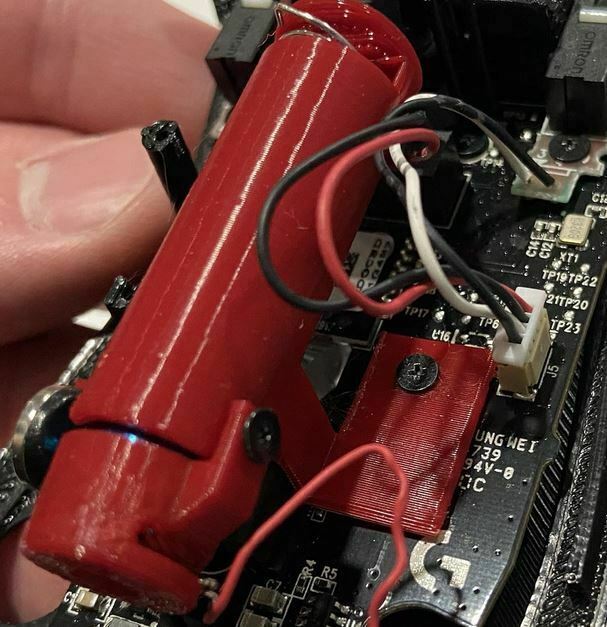 Free 3D file Middle PCB mounted AAA Battery Holder for Logitech G305 ...