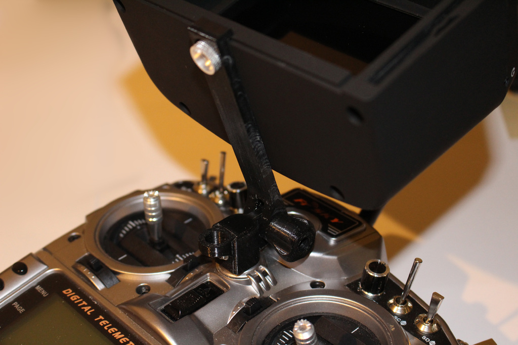 Fichier 3D gratuit Support de moniteur Taranis Eachine EV800・Plan à ...