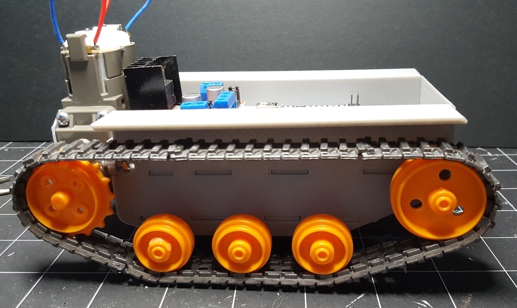 Archivo 3D gratis Chasis de tanque Tamiya con placas frontales・Objeto ...