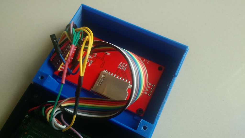 Free 3D file Raspberry PI Case (2.4" display) 📦・3D print design to ...