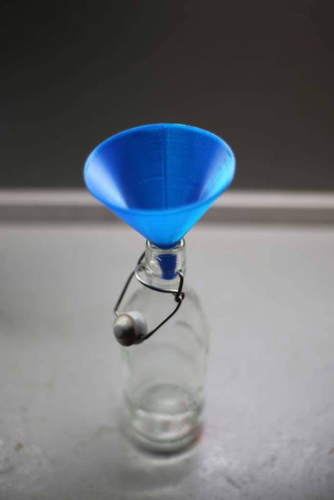 Free 3D file medium vented funnel・3D printable design to download・Cults