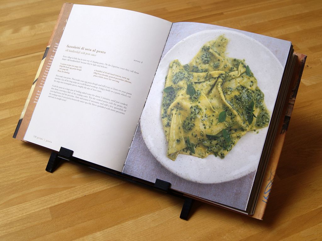 Free 3D file Simple Strong Book Stand 💪・Object to download and to 3D ...