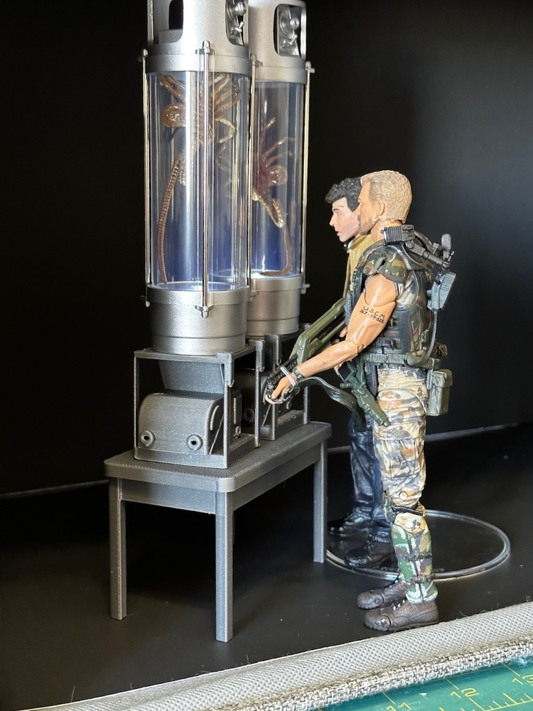 Free 3D file Aliens Stasis Lab table, stand and motor/pump 🥼・3D ...