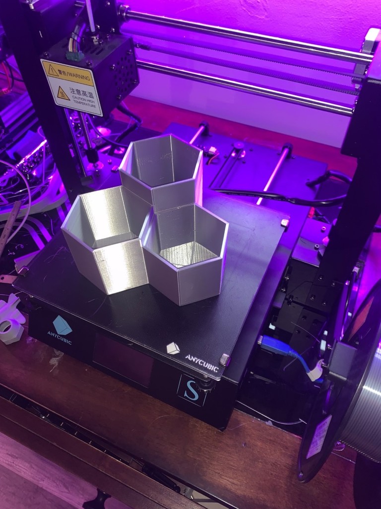 Free 3D file 3 pod hex vase・Template to download and 3D print・Cults