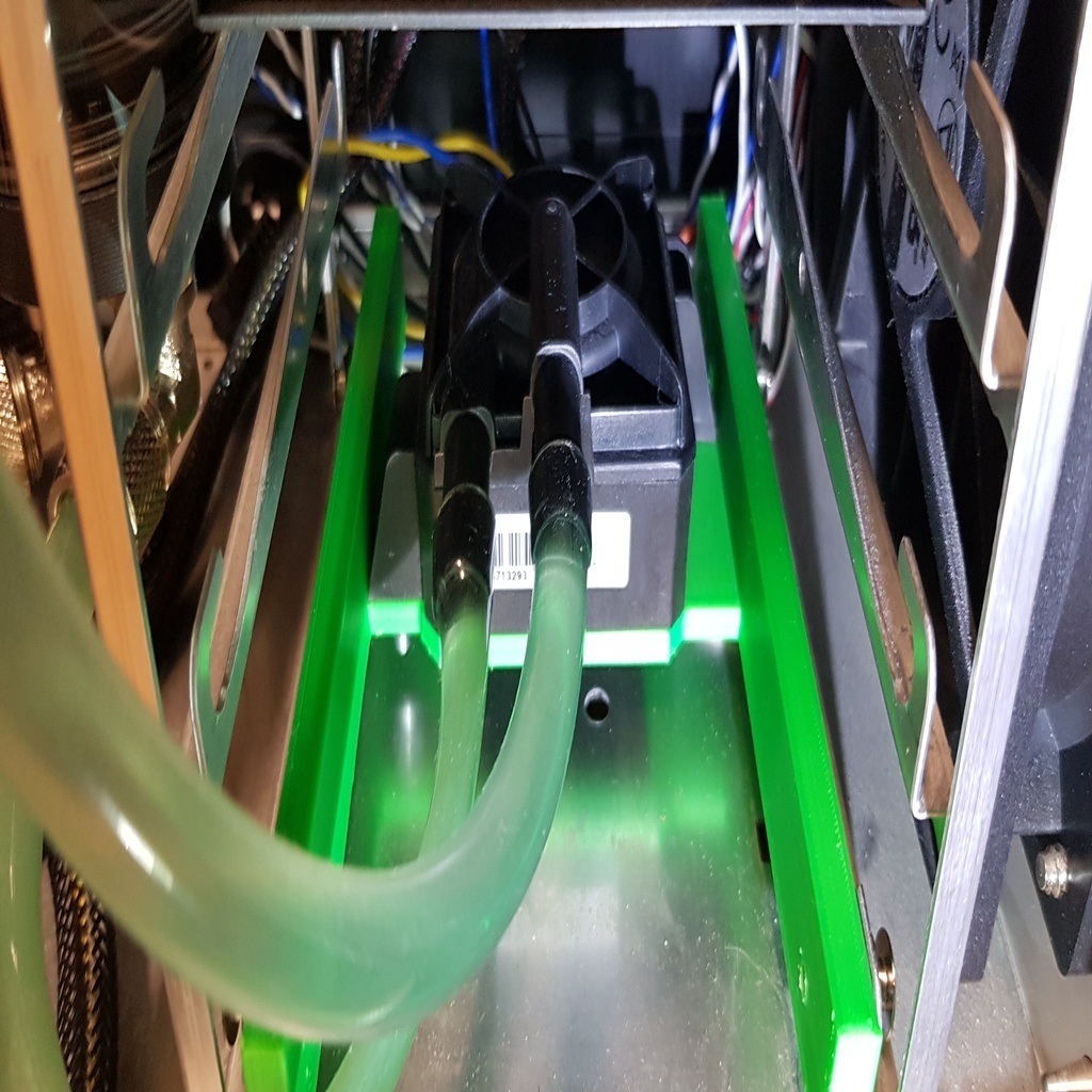 Free 3D file Laing/Delphi DDC 5,25 Inch Bay Adapter for Lian Li Case・3D ...