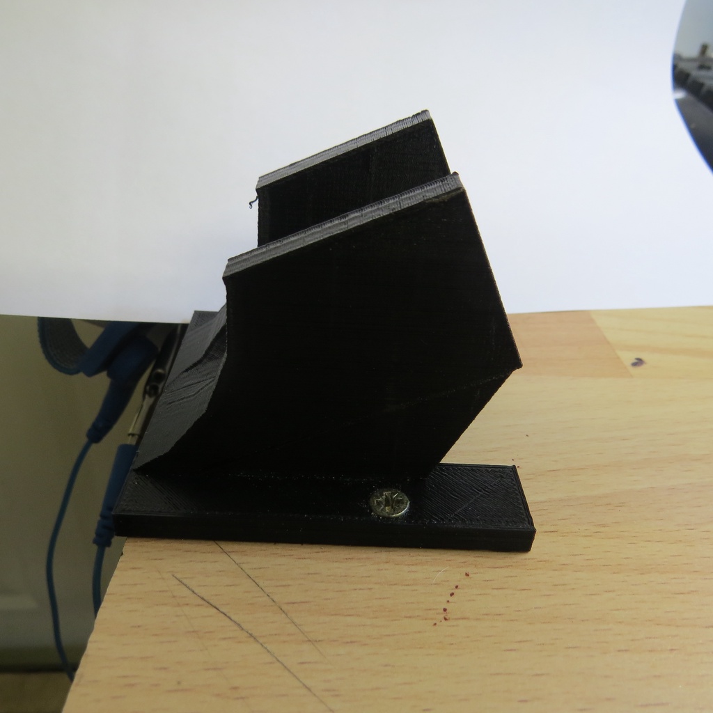 Free 3D file Bench nozzle holder for 858D Hot air station 🥵・3D printing ...