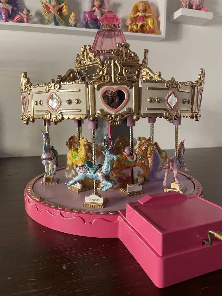 Free 3D file Matchbox Carousel replacement trim - mirrored crown panels ...