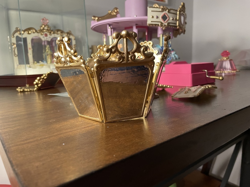 Free 3D file Matchbox Carousel replacement trim - mirrored crown panels ...