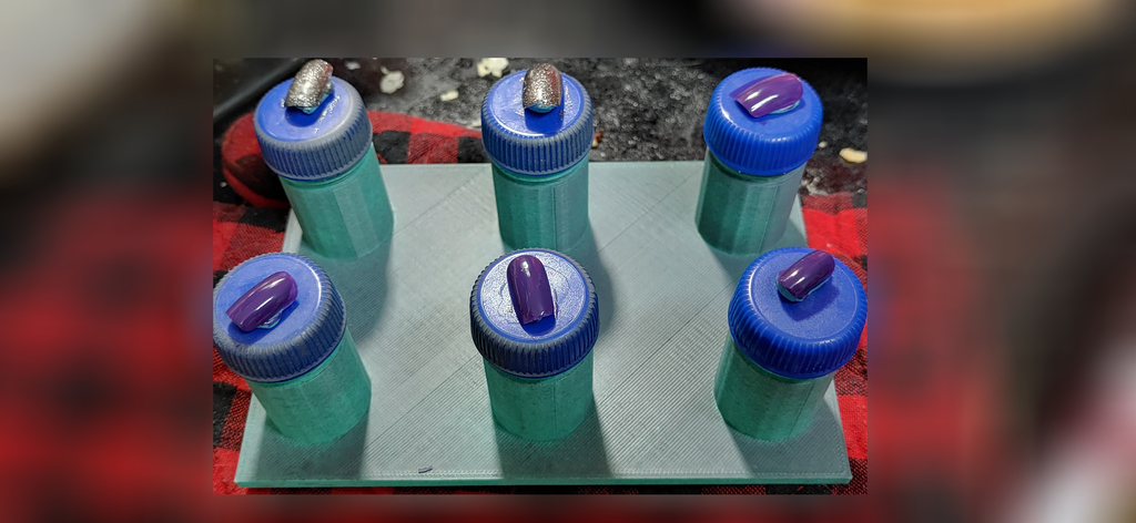 Free 3D file Bottle Cap Priming/painting Station for Miniatures (and ...