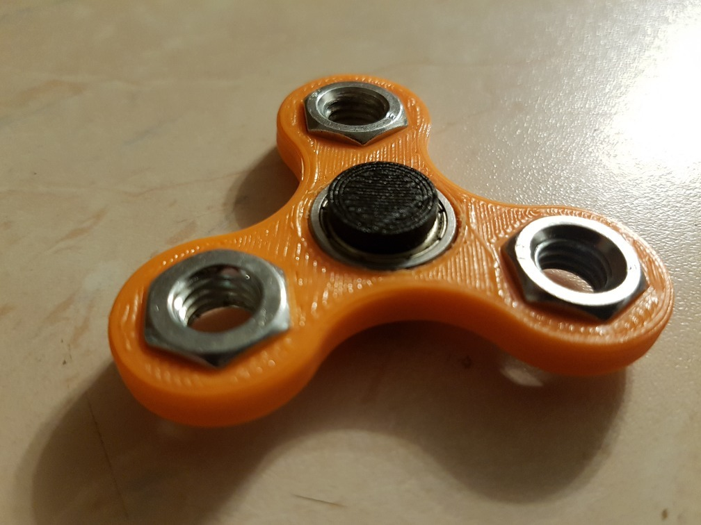 Free 3D file Fidget toy-bearing spinner 4 small hands・3D printing ...