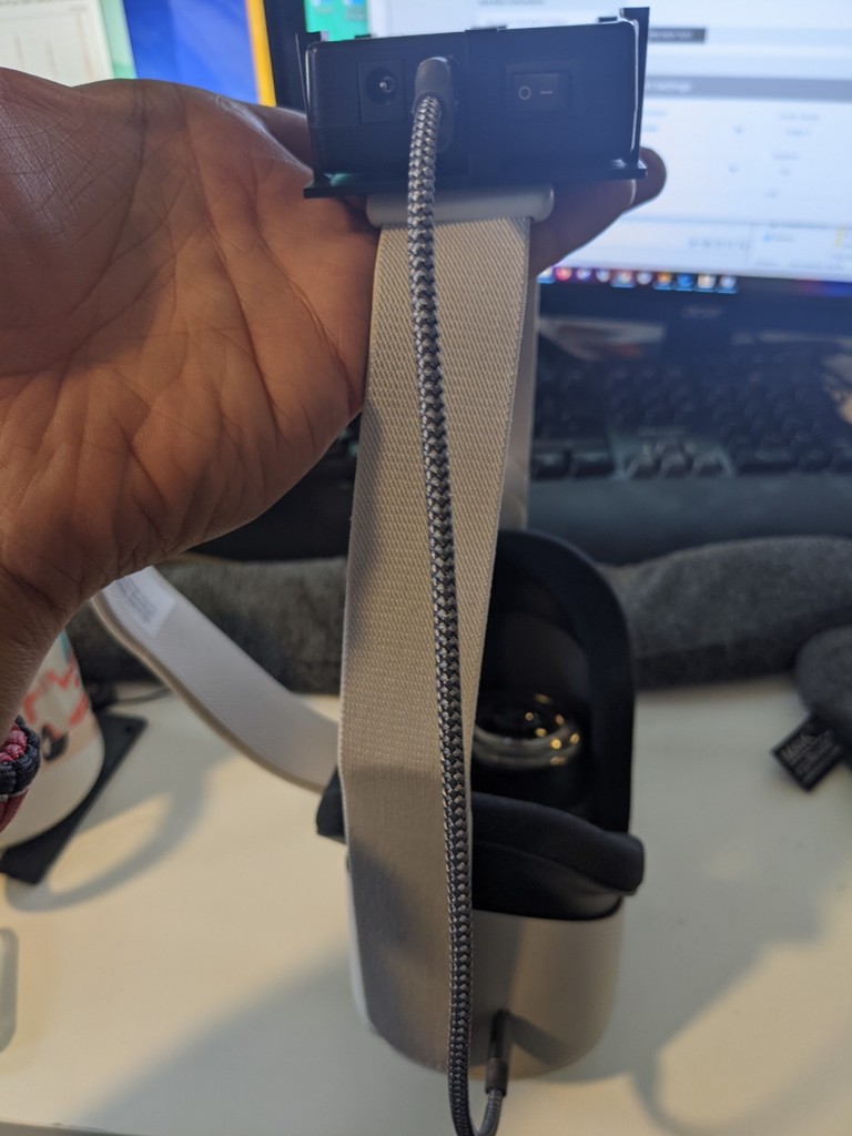 Free 3D file Oculus Battery Holder・3D print design to download・Cults