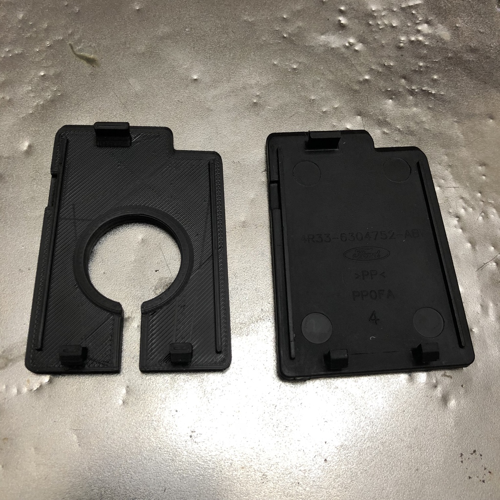 Free 3D file Panel Cover with USB socket mount in 2005 Ford Mustang・3D ...