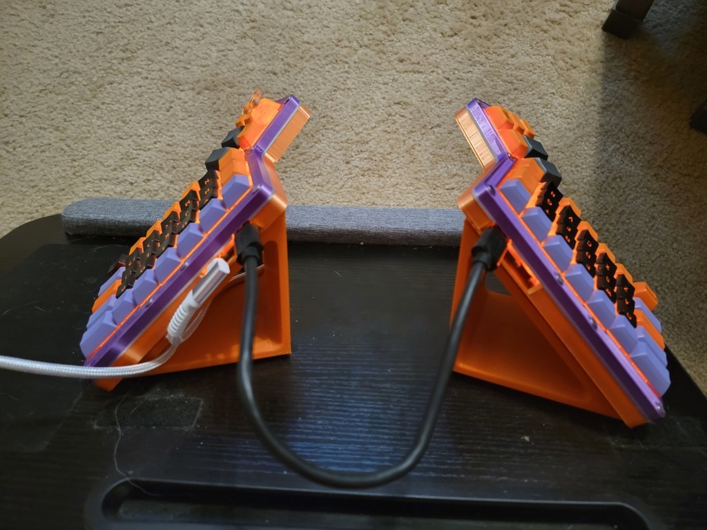 Free 3D file Split Keyboard Tent ⌨️・3D print design to download・Cults