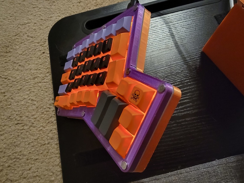 Free 3D file Split Keyboard Tent ⌨️・3D print design to download・Cults