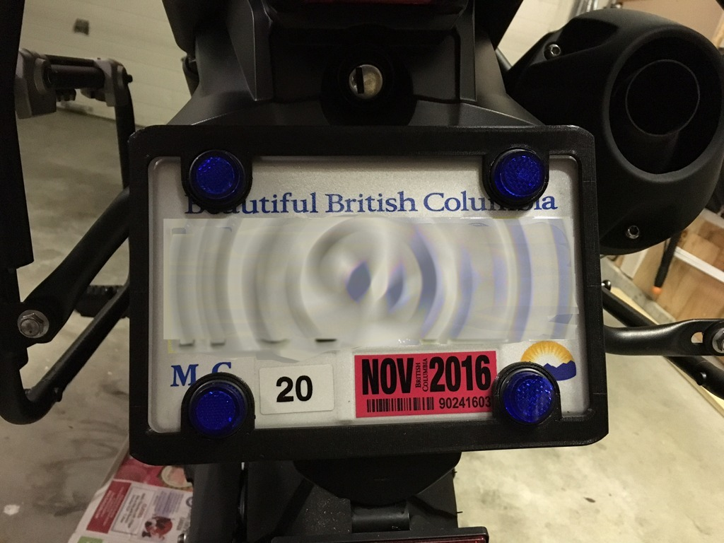 Free 3D file Motorcycle License Plate Bracket w Chris Reflectors・3D ...