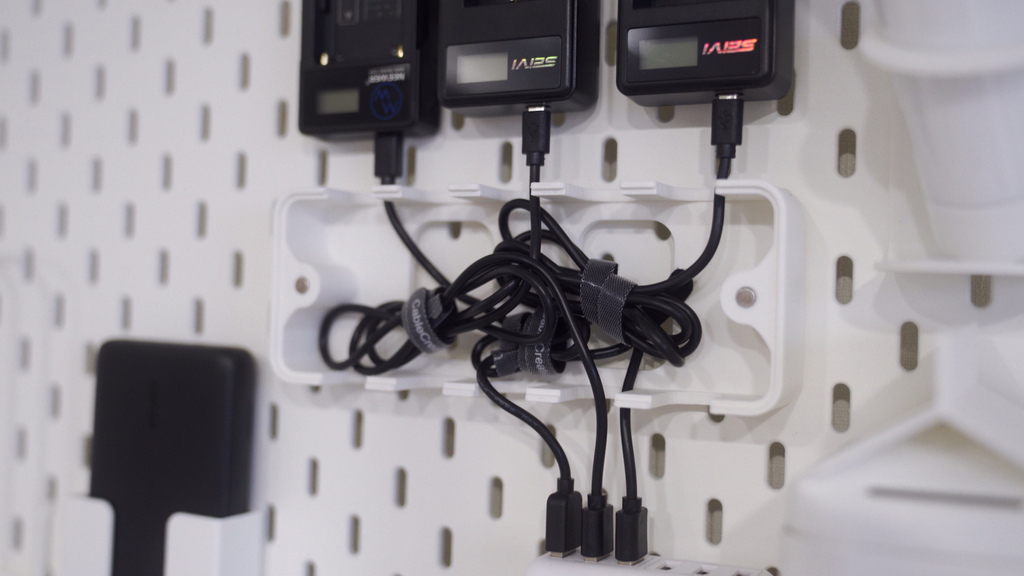 Free 3D file Small Cable Box・3D printer design to download・Cults