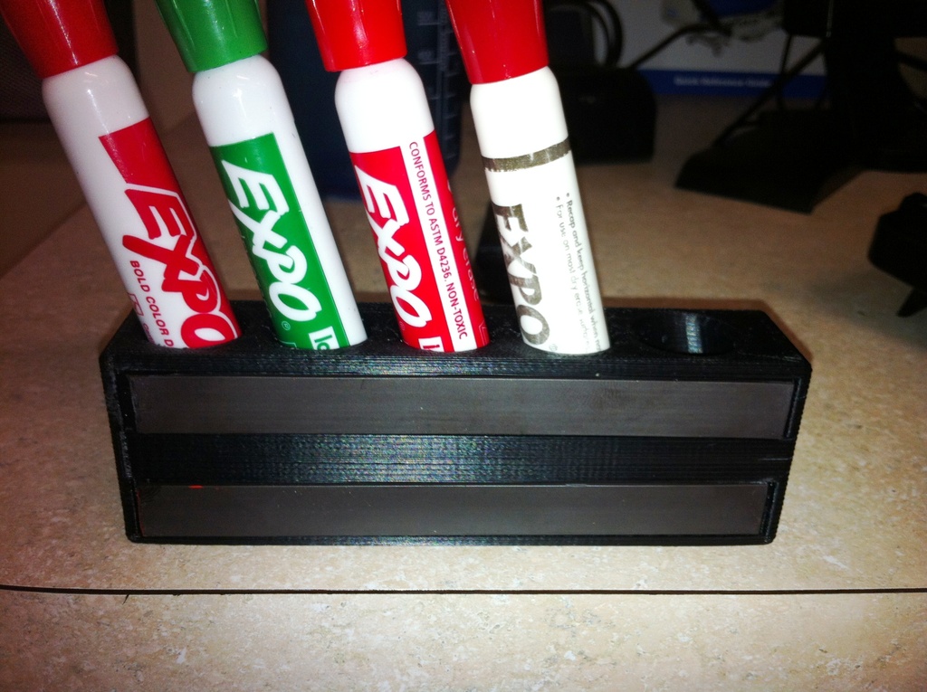 Free 3d File Magnetic Vertical Dry Erase Marker Holders・3d Printer