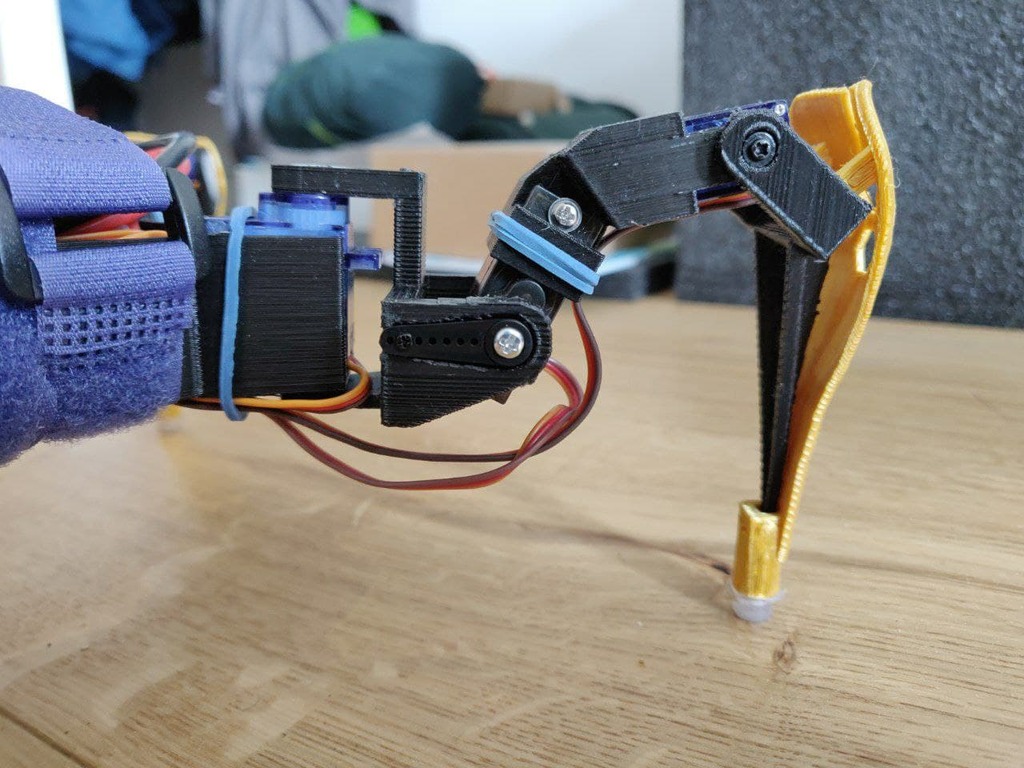 Free 3D file Quadpod ESP32 robot 🤖・3D printable model to download・Cults