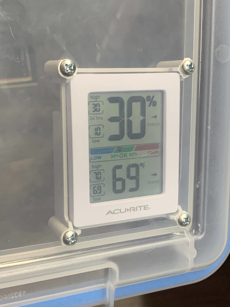 Free 3D file AccuRite Humidity Moisture Monitor Hygrometer Mount Holder ...