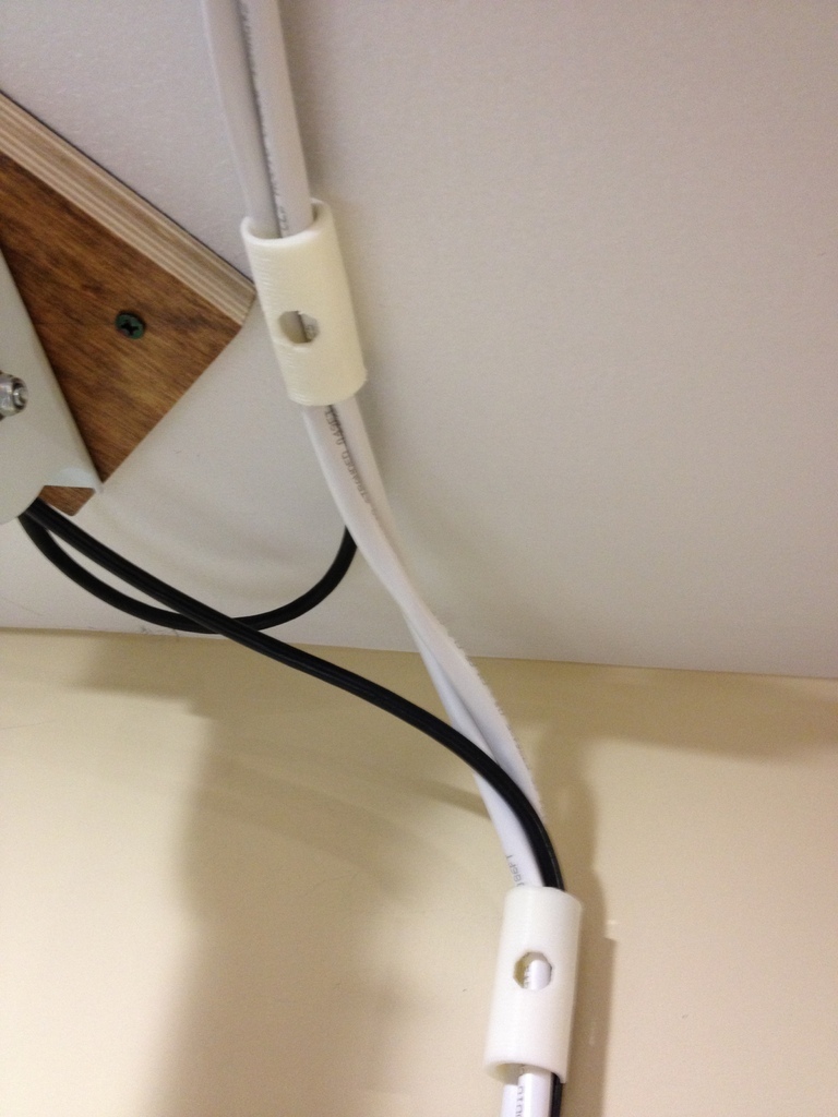 Free 3D file Customizable Cable Guide・Model to download and 3D print・Cults