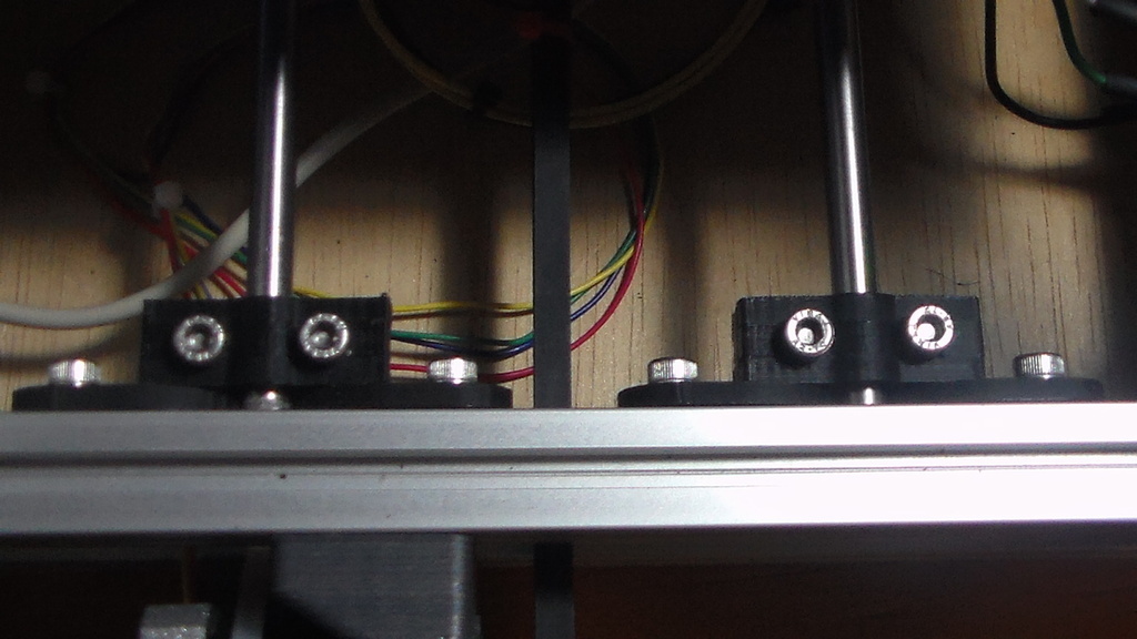 Free 3D file MendelMax Y rod clamps・Design to download and 3D print・Cults