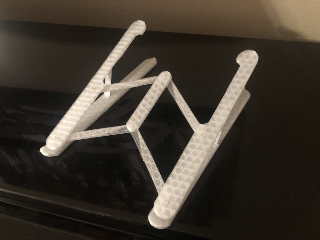 Archivo 3D gratuito Soporte plegable para portátil・Objeto imprimible en 3D para descargar・Cults
