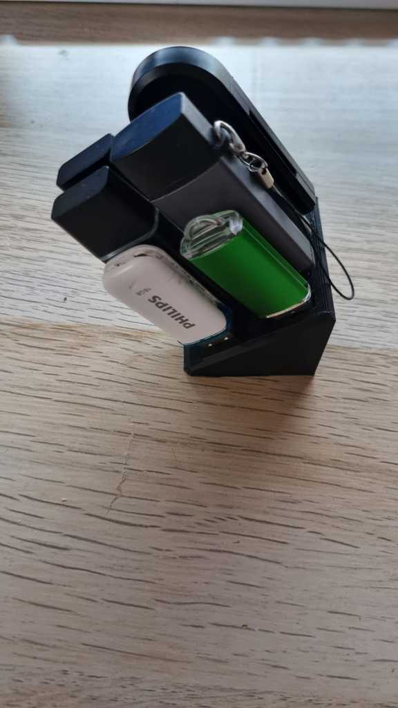 Free 3D file USB A holder with magnets・3D print model to download・Cults