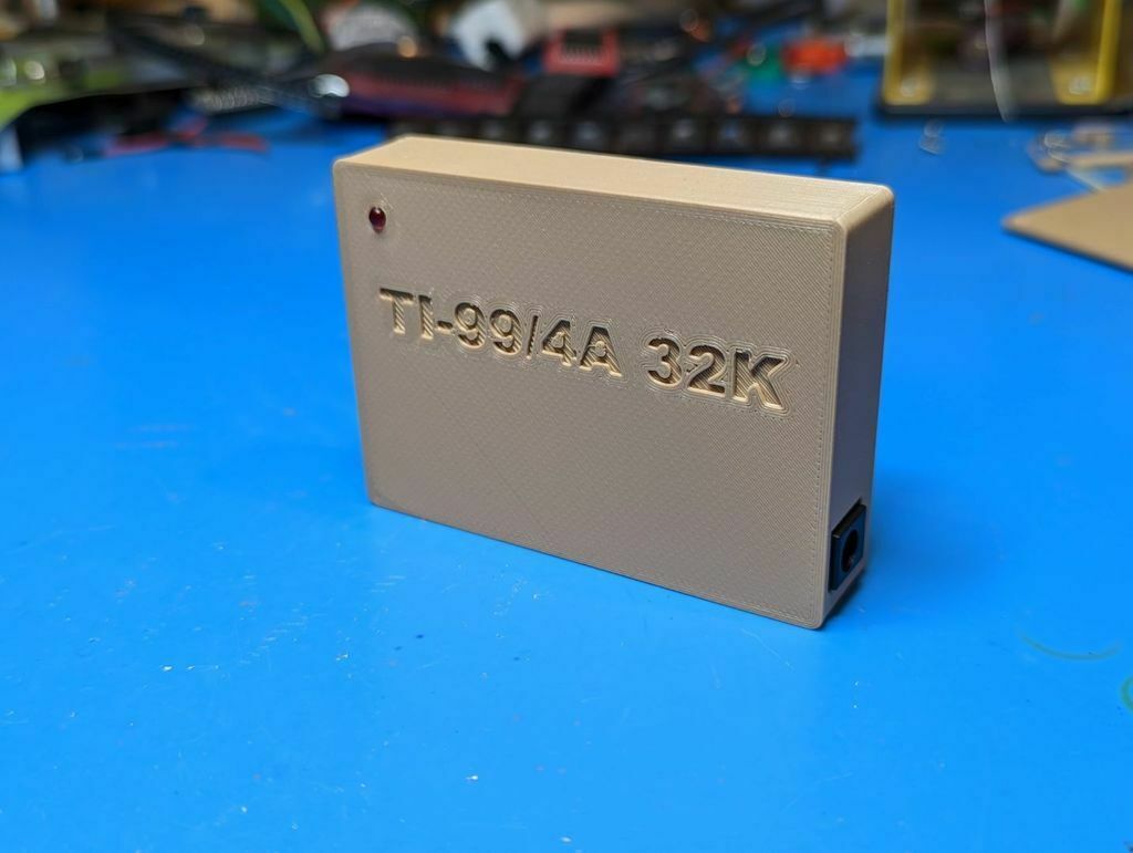 Archivo 3D gratis Caja de expansión de memoria TI-99/4A Sideport 32K 🔧 ...