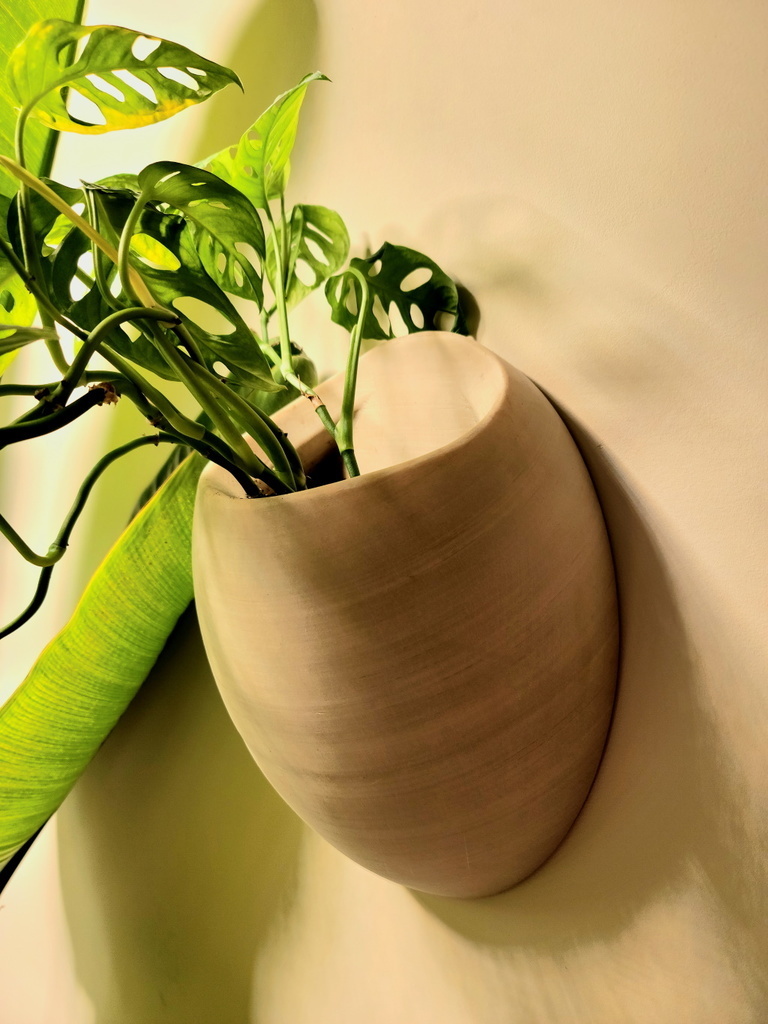 Free 3D file Large Wall Hanging Planter・3D printing model to download・Cults