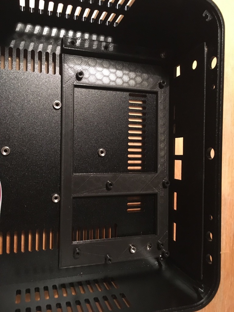 Free 3D file Raspberry Pi CM4 IO Board ATX Mount・Model to download and ...