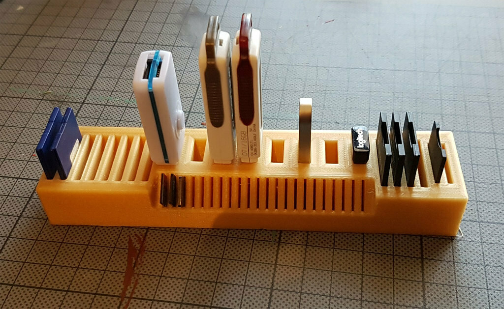 Free 3D file SD and USB Stick stand・3D printer design to download・Cults
