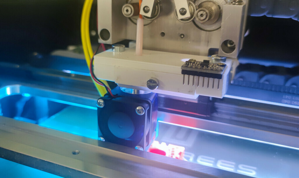 Free 3D file E3D V6 Hotend Adapter for RF2000・3D print design to ...