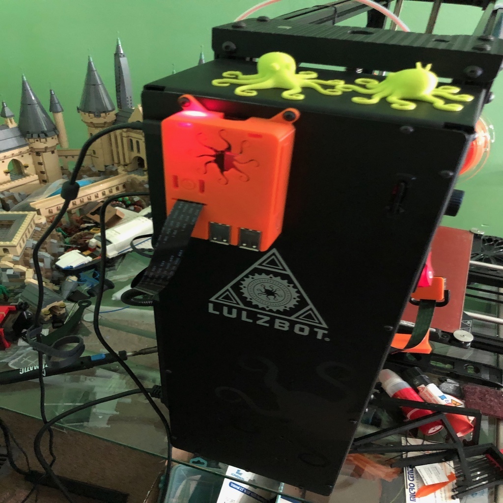 Free 3D file Lulzbot Taz 6 Raspberry Pi Case with Camera Mount 📷・3D ...