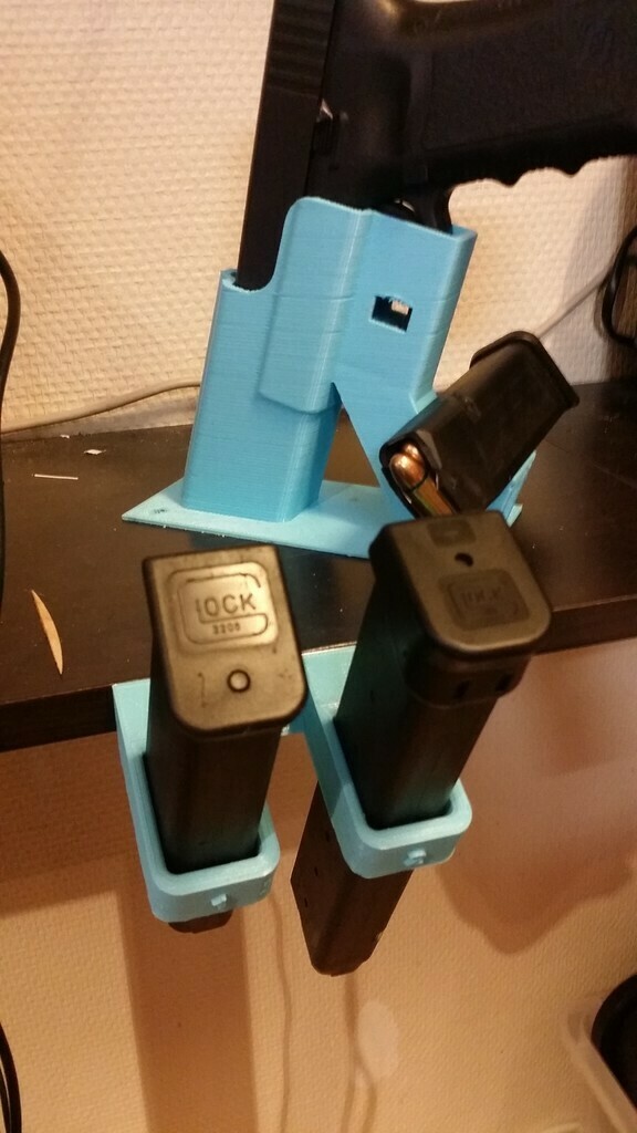 Free 3D file Glock 17 Magazine Wall/table holder (should fit all 9mm) 🔫 ...
